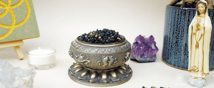 L'encens pontifical : Composition, Utilisation et Vertus | Vibratis